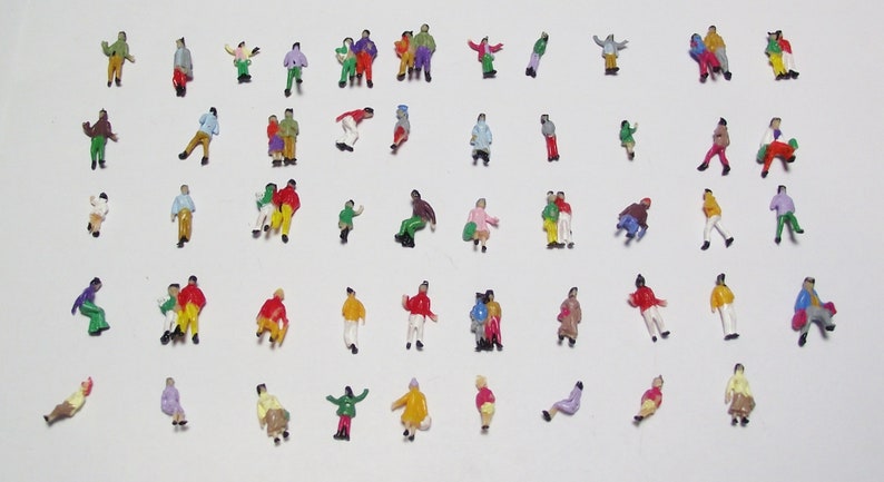 N Gauge 1:160 Scale Model Figures 50 Town People in Several Different ...