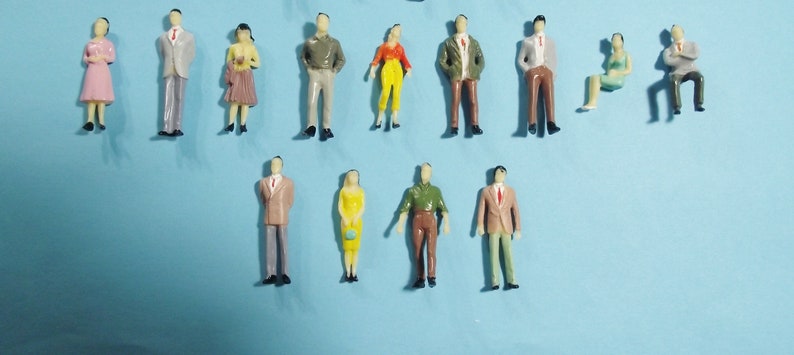 New 1:48 o Gauge Hand Painted Scale Model Figures. Total of 26 Pieces ...