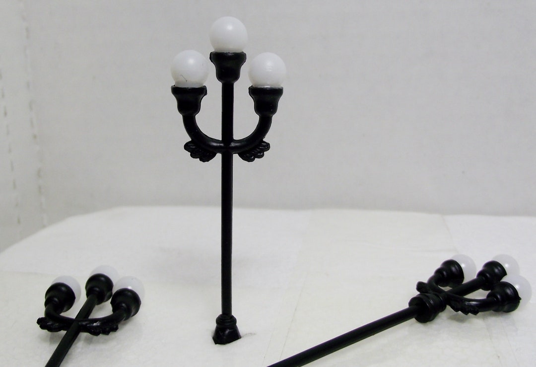 HO Scale LED Triple Lamp Street Lights - Model Railroad Lighting (5 ...