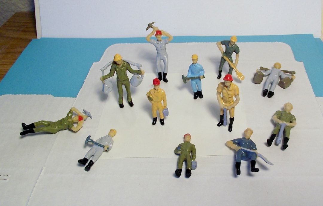 O Scale Model Railroad Workers: Hand Painted Figures, 12 Pieces - Etsy