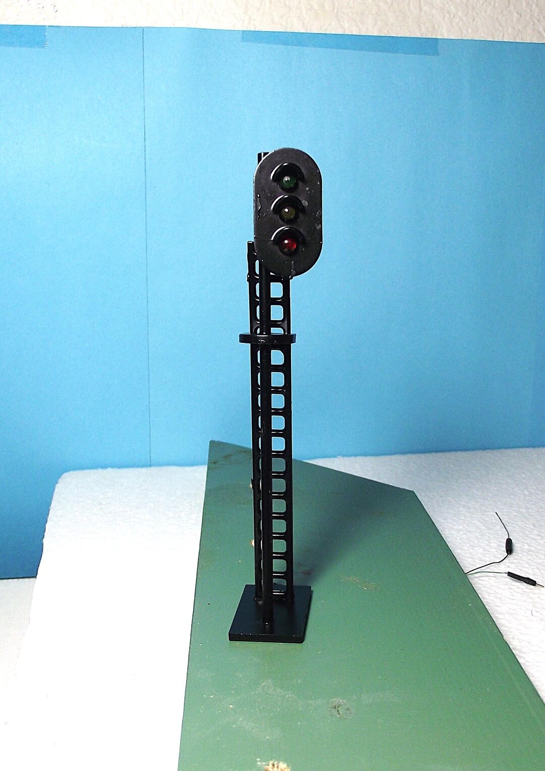 O Scale Railroad Block Signal: 3-aspect LED, Manual Operation - Etsy