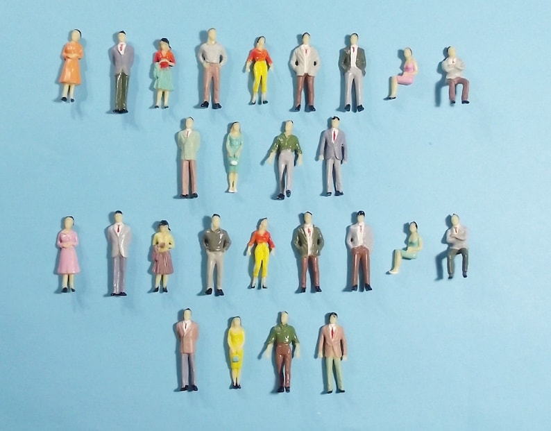 New 1:48 o Gauge Hand Painted Scale Model Figures. Total of 26 Pieces ...