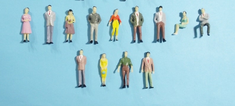 New 1:48 o Gauge Hand Painted Scale Model Figures. Total of 26 Pieces ...