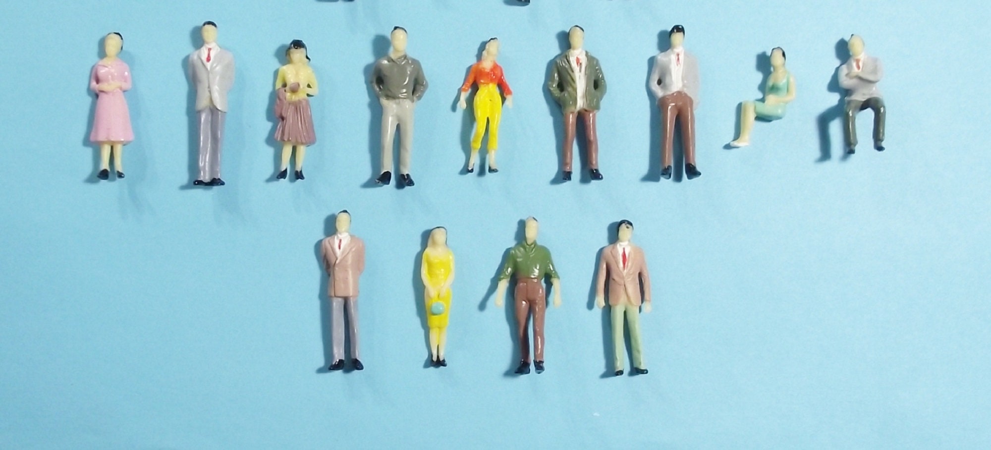 New 1:48 "o" Gauge Hand Painted Scale Model Figures. Total of 26 Pieces ...