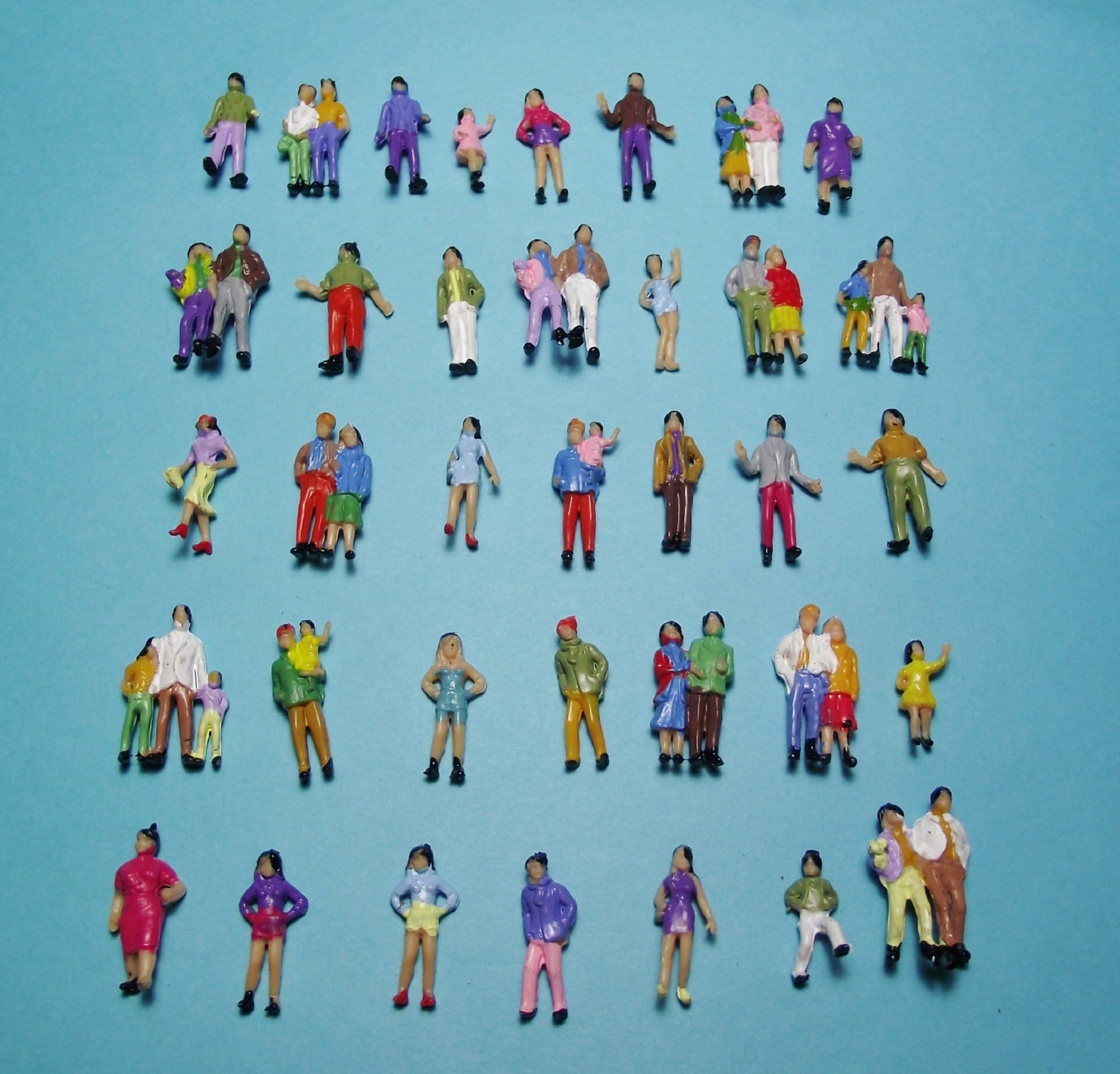 HO Gauge 1:87 Scale Model Figures 50 Town People in Several Different ...