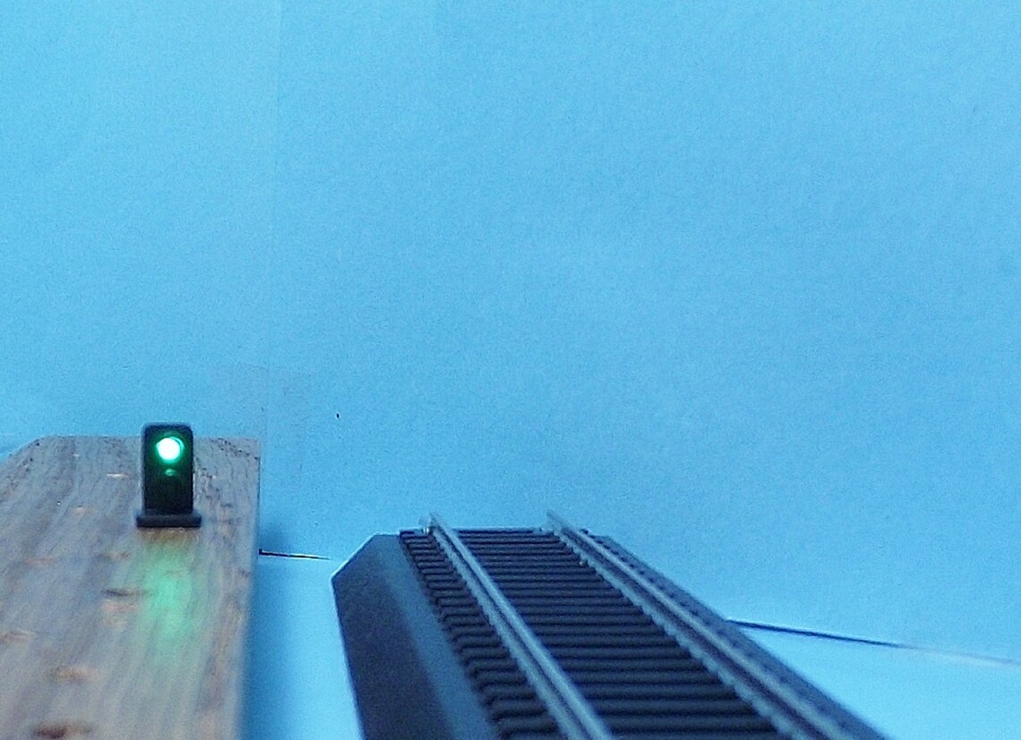 HO Scale Railroad Dwarf Signal: 2-aspect LED (16V) - Etsy