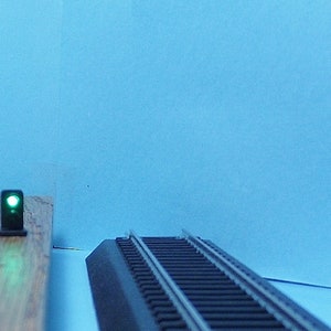 HO Scale Railroad Dwarf Signal: 2-aspect LED (16V) - Etsy
