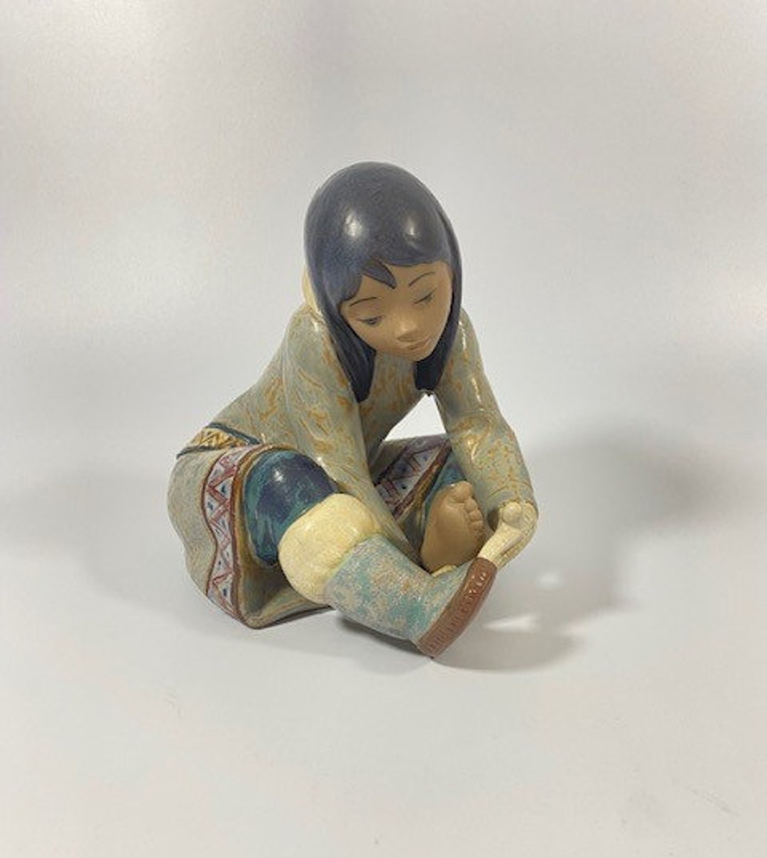 Lladro Gres Eskimo Girl With Cold Feet 1985 Francisco Catala Retired - Etsy