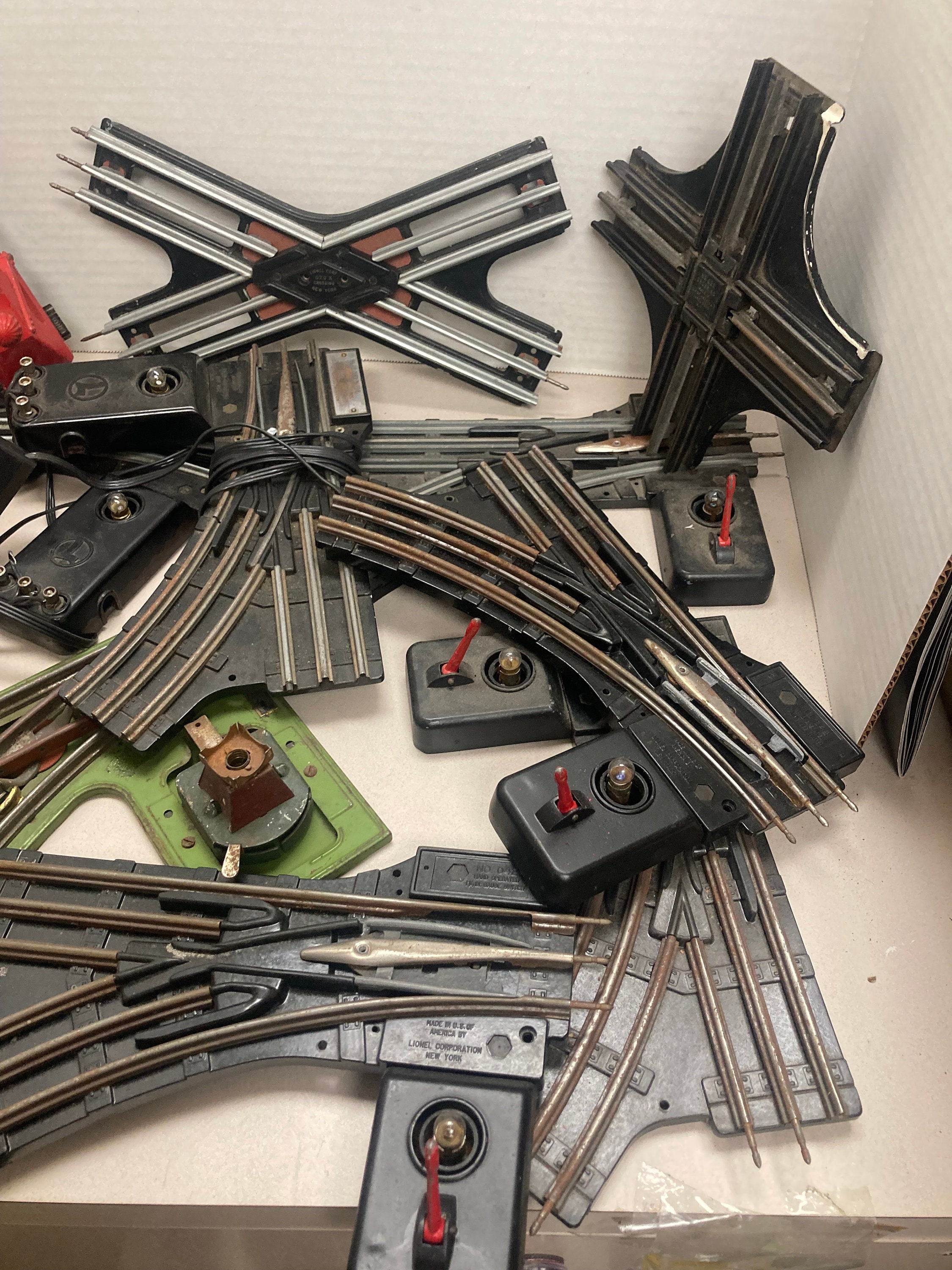 Vintage Lionel Train Track Switches / Stops / Power Pack / Cris Cross ...
