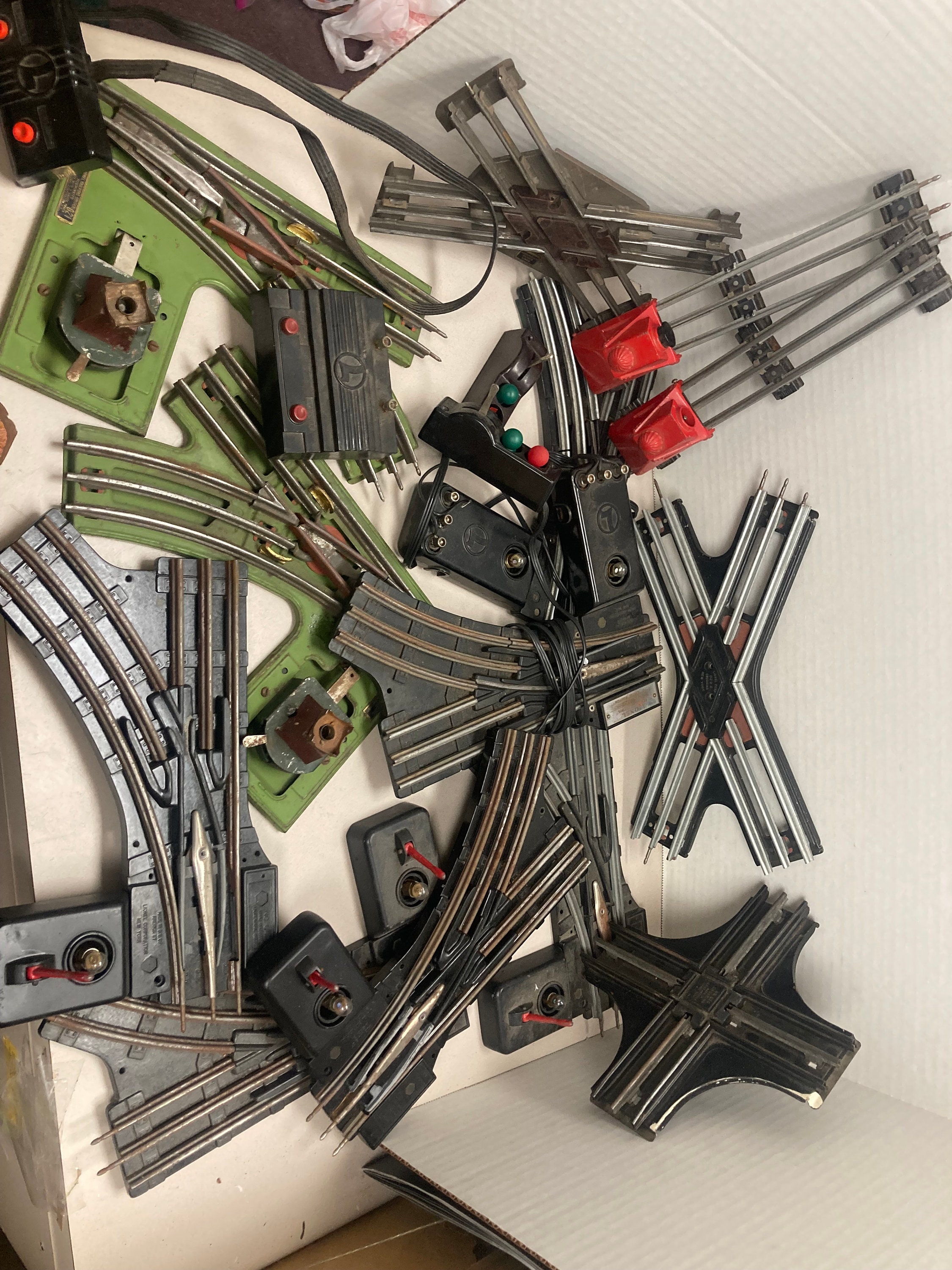 Vintage Lionel Train Track Switches / Stops / Power Pack / Cris Cross ...
