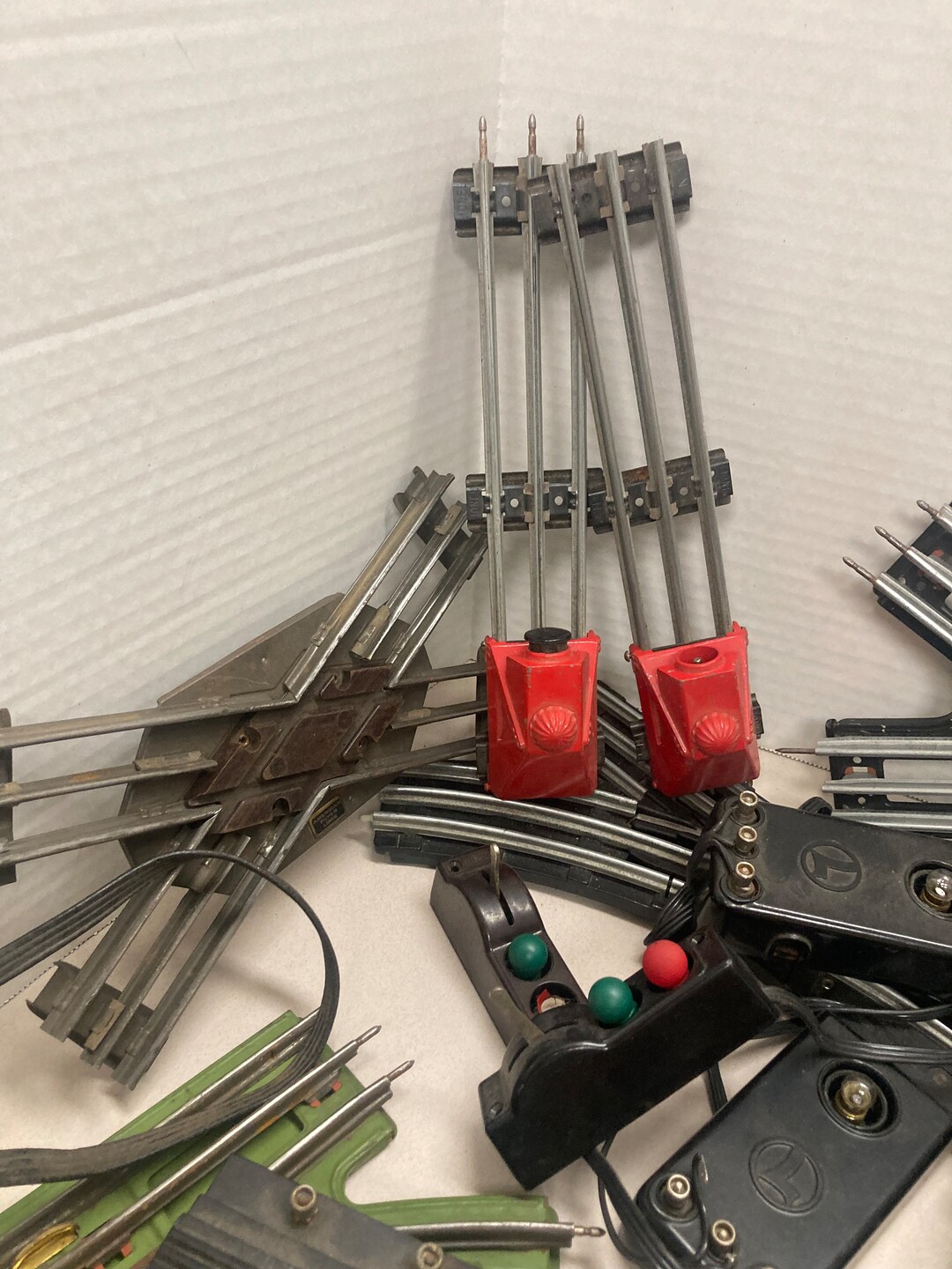 Vintage Lionel Train Track Switches / Stops / Power Pack / Cris Cross ...