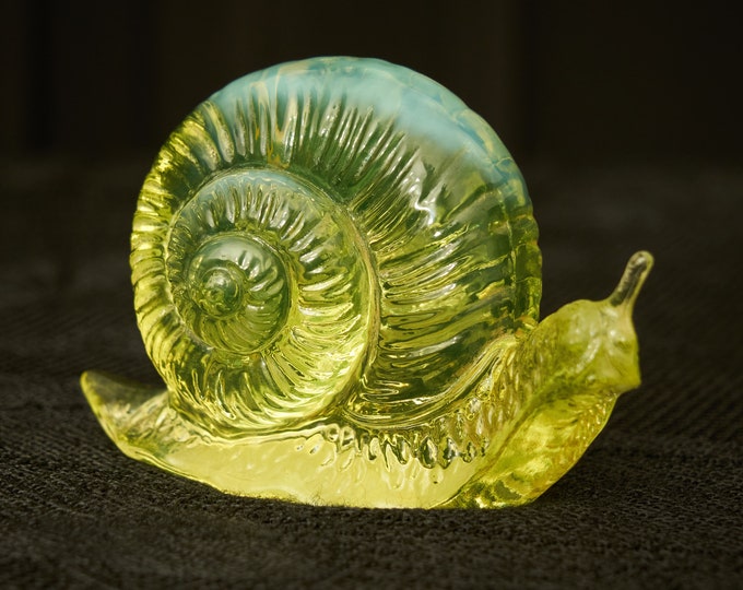 Fenton Vaseline Glass Snail, Vintage Yellow Opalescent Uranium Glass ...