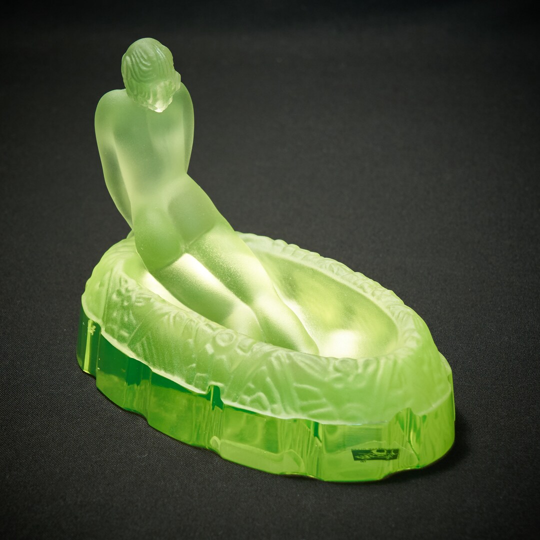 Vaseline Glass susan at Her Bath Vintage Desna - Etsy