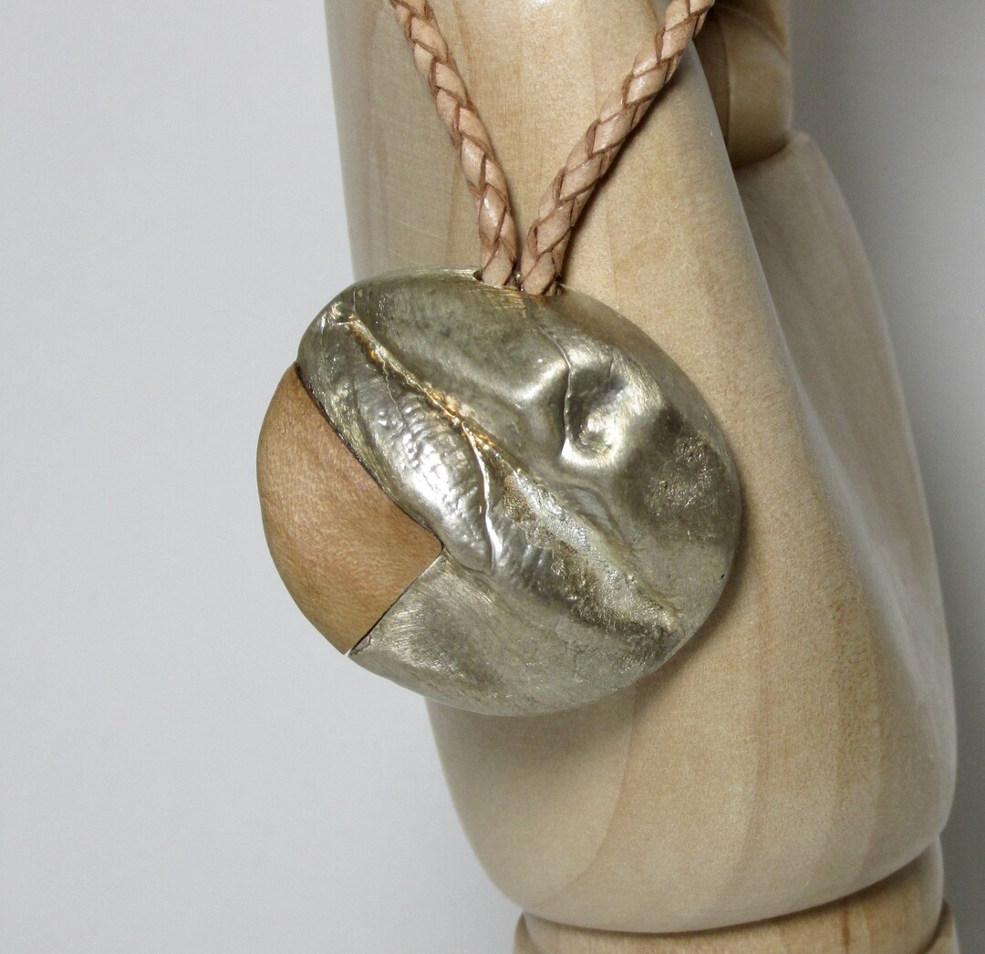 LIPS Pendant, Platinum-plated Brass - Etsy
