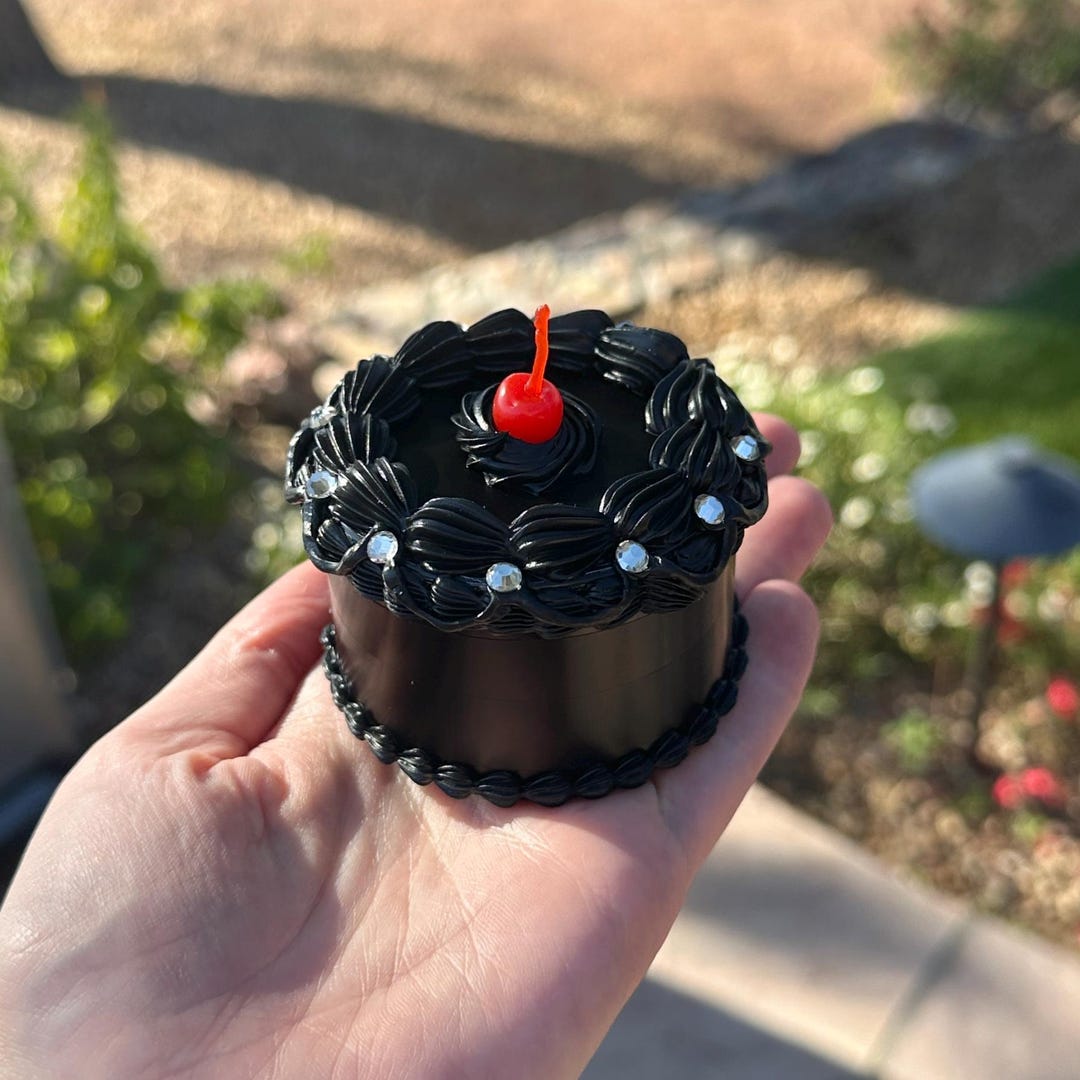 Fake Cake Grinder, 4 Chamber Weed Grinder, Girly Grinder, With Kief Catcher and Mini Scraper ...