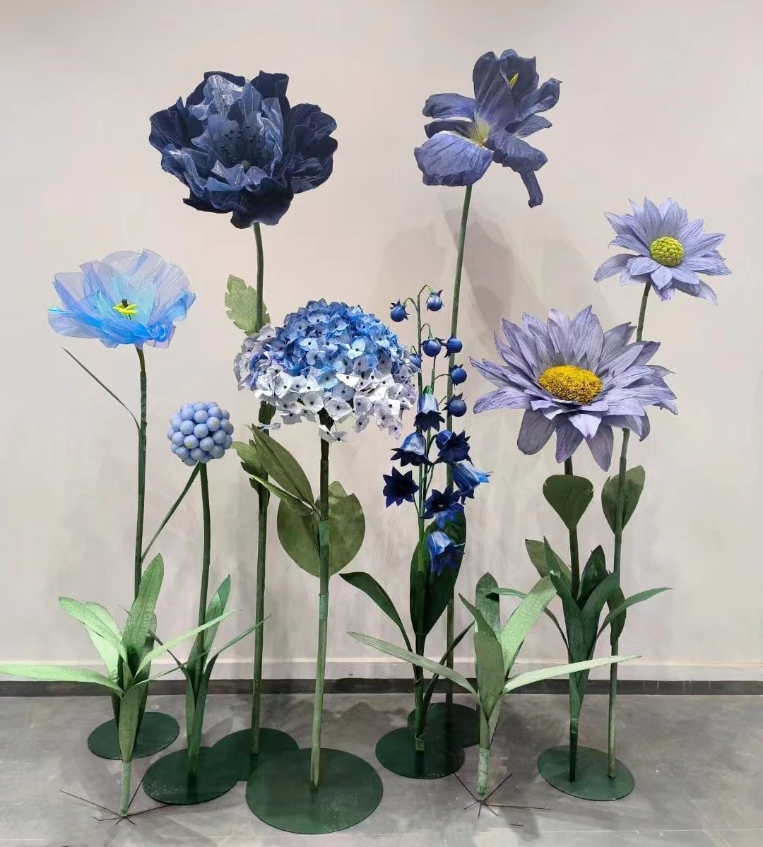 Giant Freestanding Flowers in Paper, Silk, and EVA for Window Displays ...