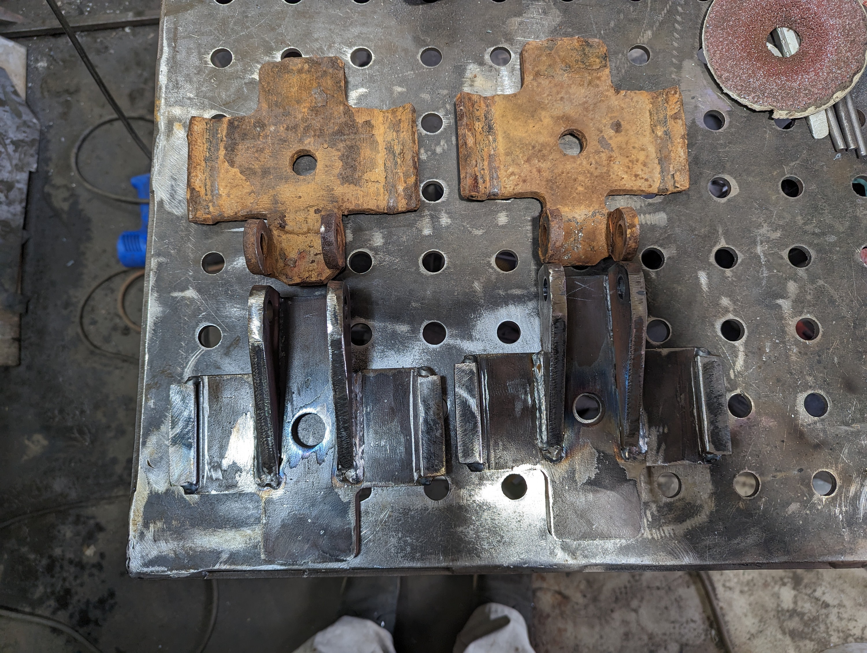 1980-1997 Ford F250 F350 Front Axle Lower Shock Mount DXF File improved ...