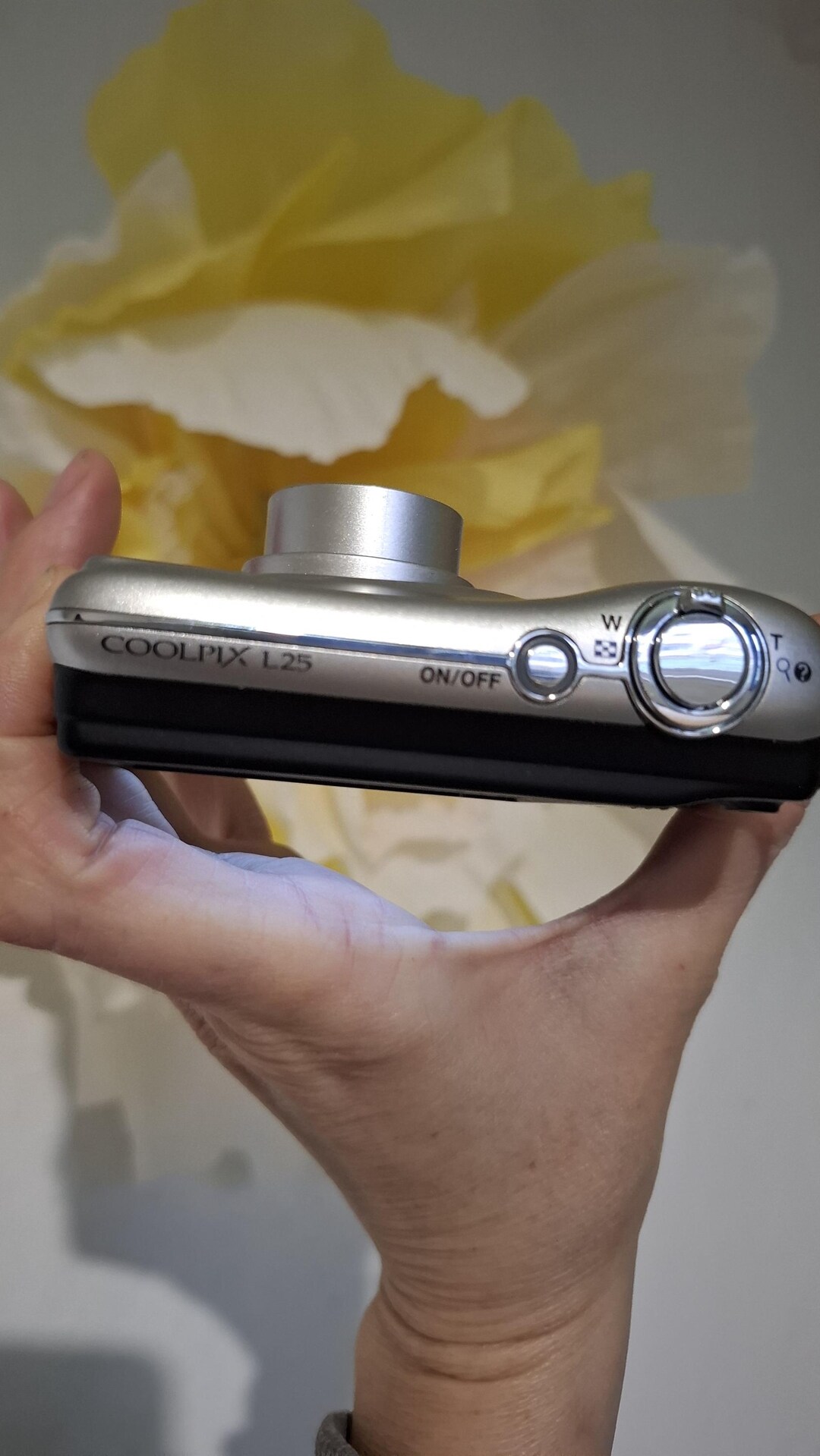 Nikon Coolpix L25, Compact Digital Camera, 10MP, 3x Optical Zoom ...