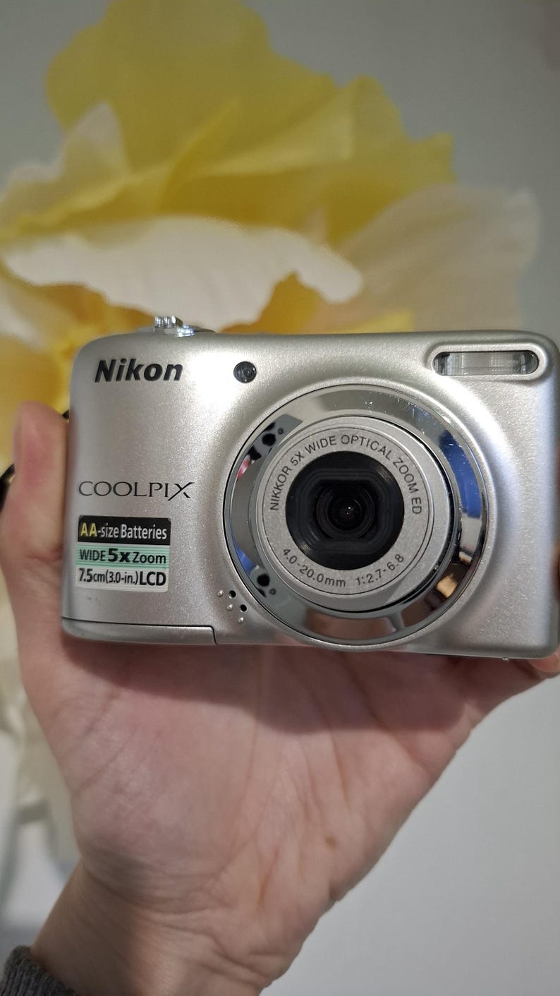 Nikon Coolpix L25, Compact Digital Camera, 10MP, 3x Optical Zoom ...