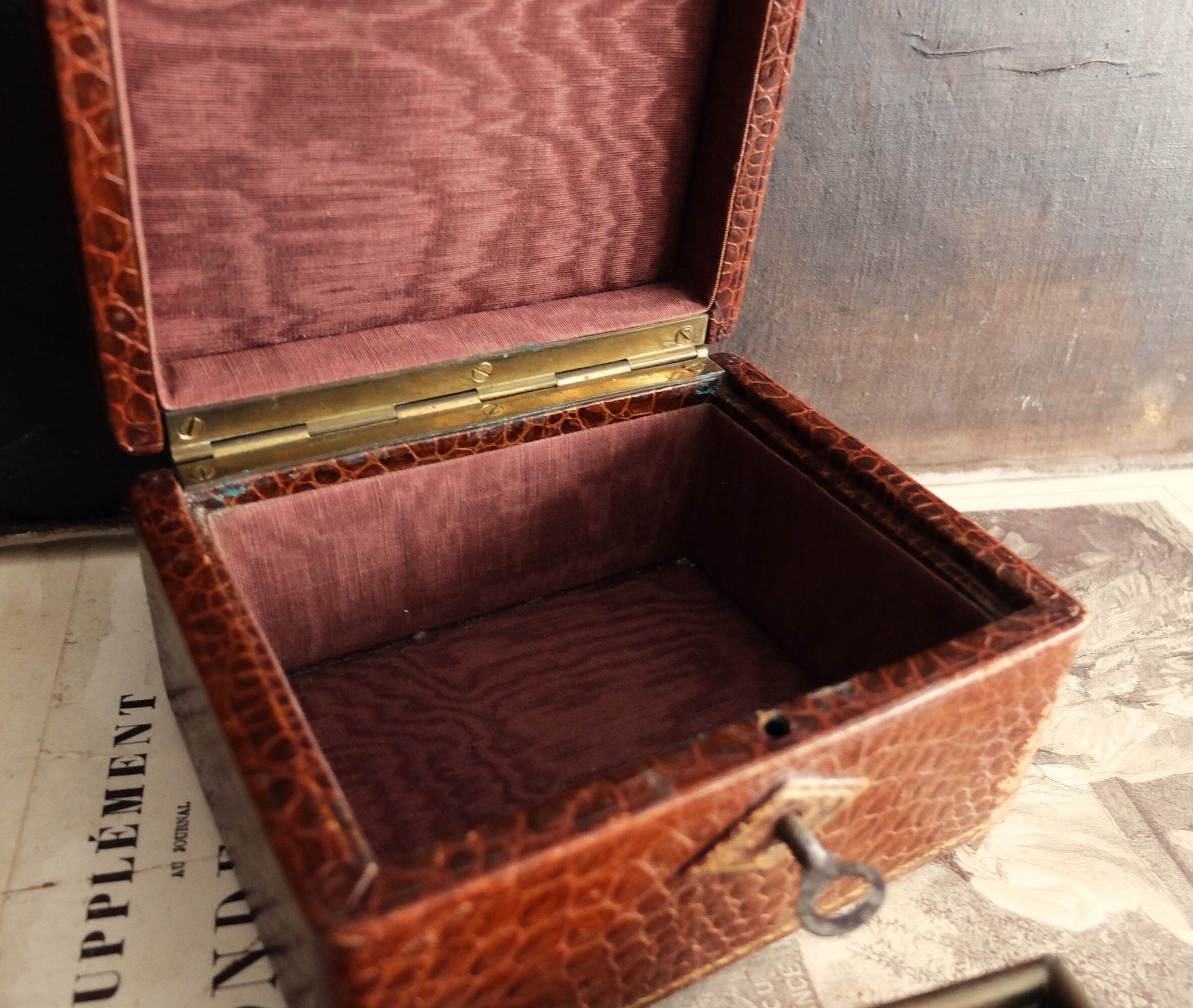 Vintage Cash Box With Key/ Storage Coin Box/ Embossed Leather - Etsy