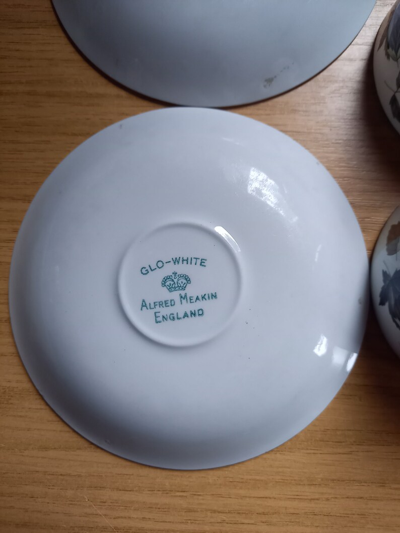 6 X Vintage Alfred Meakin Springwood Tea/ Coffee Cups & Saucers Sugar ...