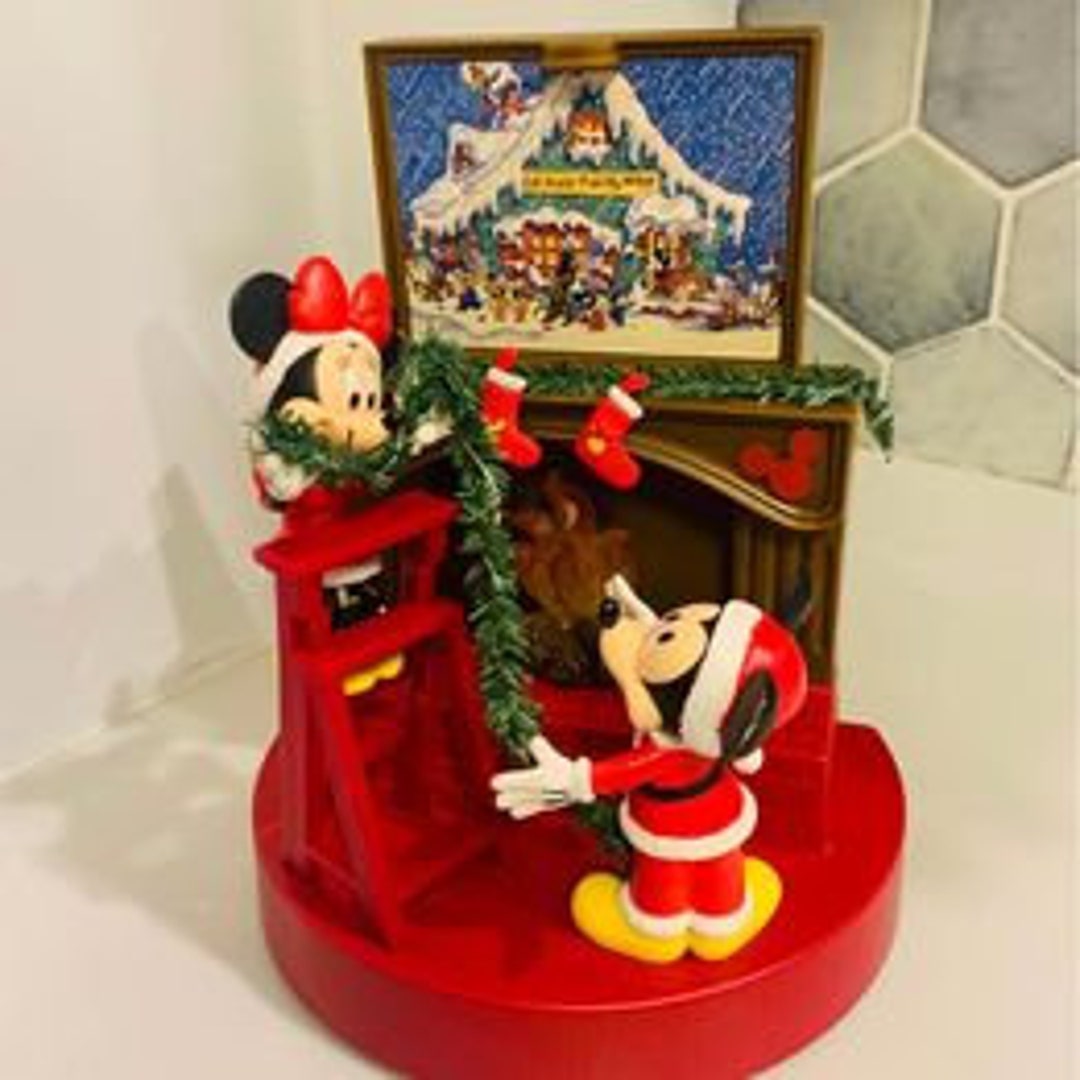 Disney Mickey & Minnie Trimming the Tree - Animated - Etsy