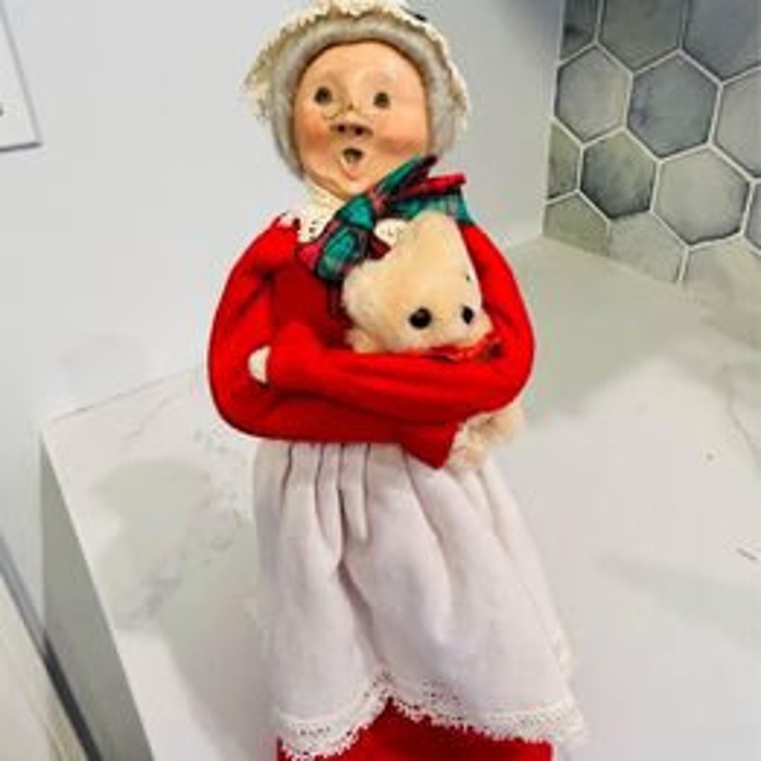 Original 1980s Byers Choice Bumpy Bottom Mrs. Claus Holding Stuffed ...