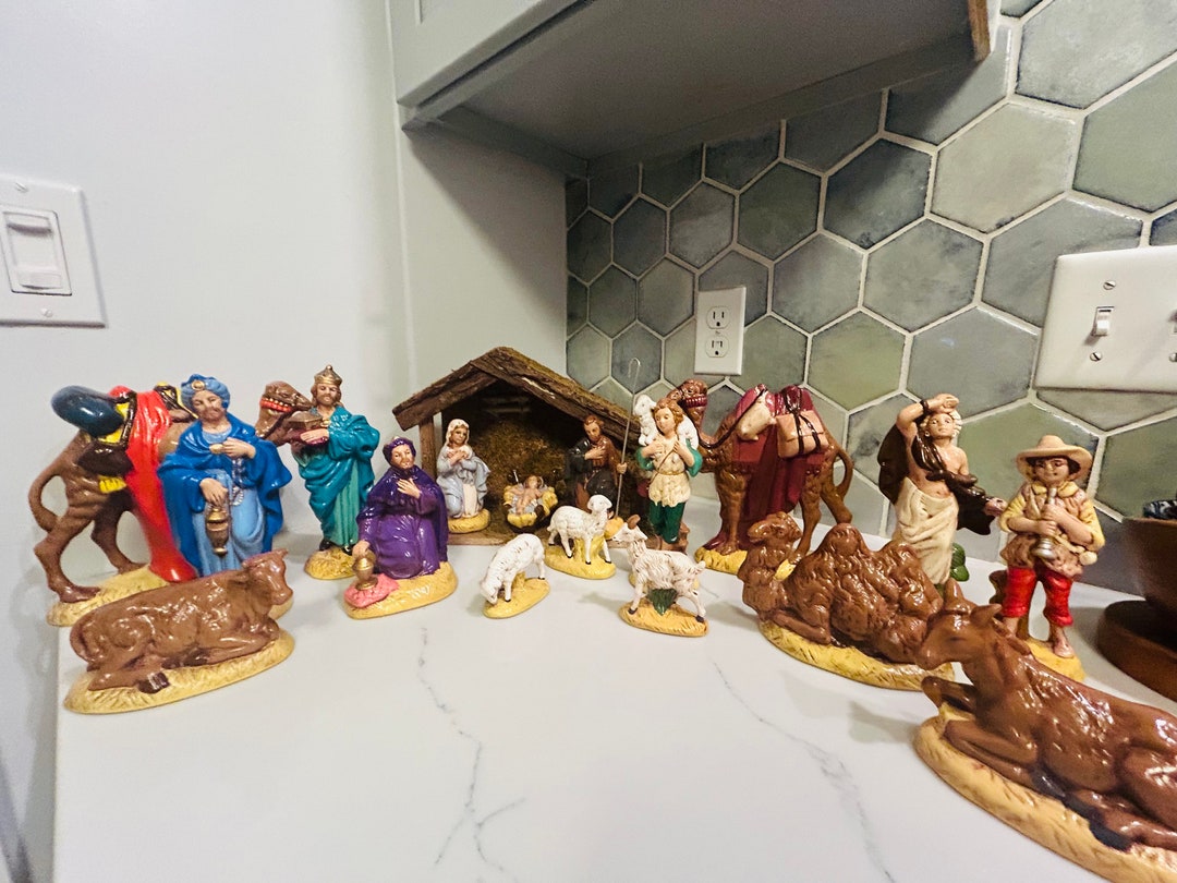 Vintage Colored Ceramic Manger Set - Atlantic Mold - 18 Pieces - Etsy