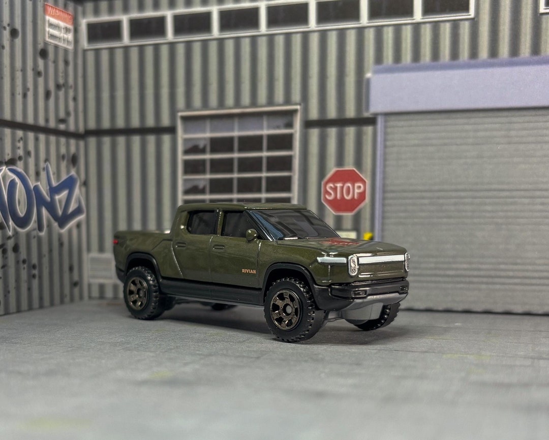 Rivian R1T Matchbox Keychain - Dark Green EV Truck - Etsy