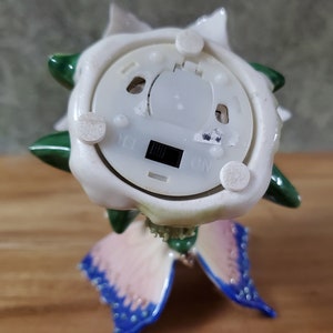 Cosmo Gifts Ceramic Butterfly With Beautiful Ceramic Flower Music ...