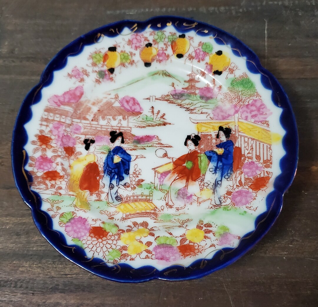 Collector Japanese Dishes 2 Sm Plates Featuring Geishas Lanterns ...