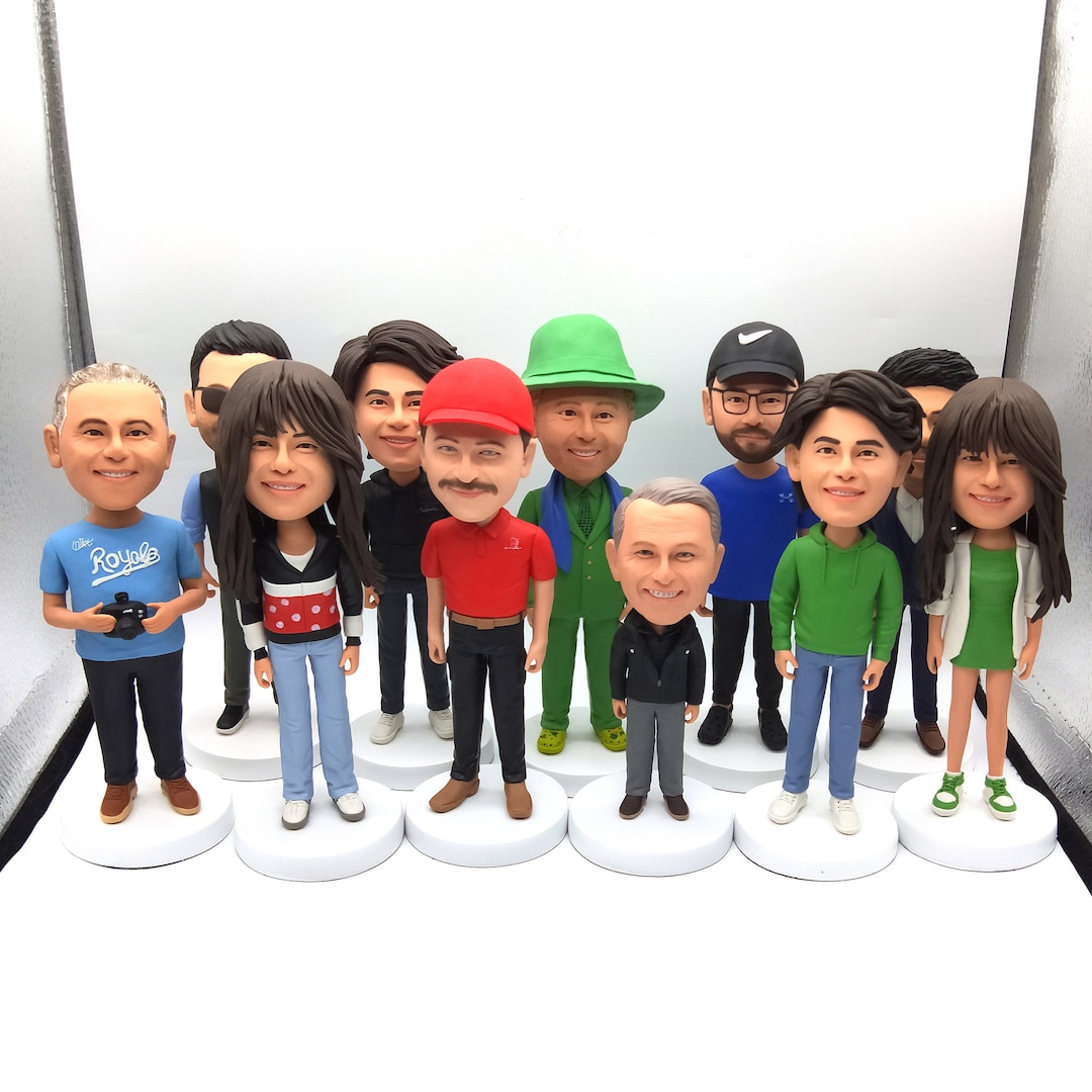 Custom Bobbleheads, Customise Your Own Bobbleheads, Personalised ...