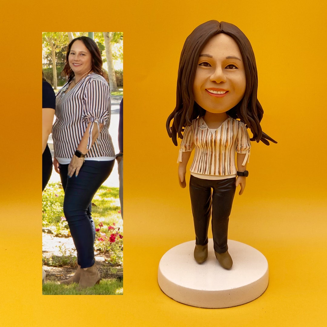 Custom Bobbleheads: Casual Woman Fully Customizable Bobbleheads for ...