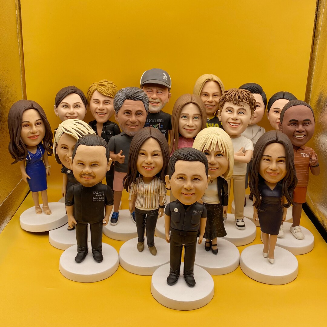Custom Bobbleheads, Customise Your Own Bobbleheads, Personalised ...