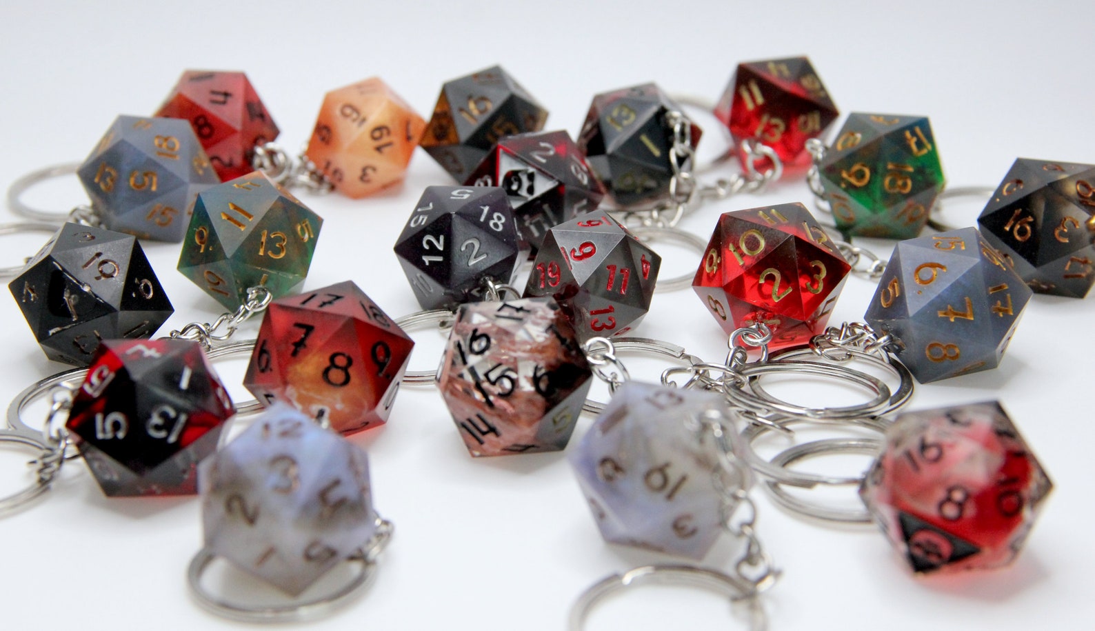 D20 Keychain Dungeons and Dragons Gift TTRPG Present - Etsy