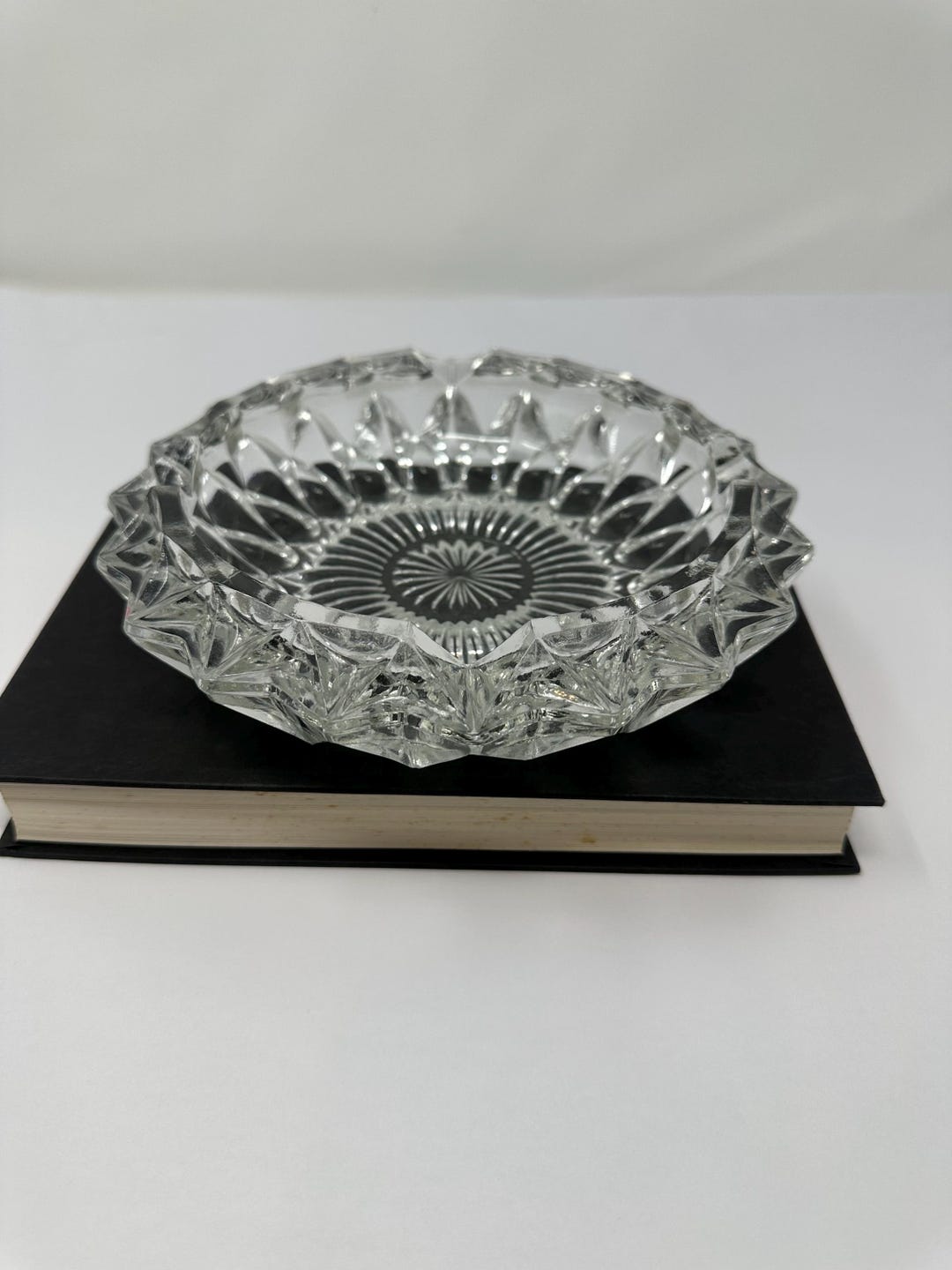 Vintage Large Glass Ashtray, Heavy Duty Clear Round Ashtray, Detailed ...