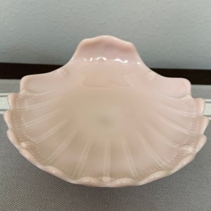 Pink Sea Shell Decor, Seashell Crown Tuscan by Cambridge, Vintage Light ...