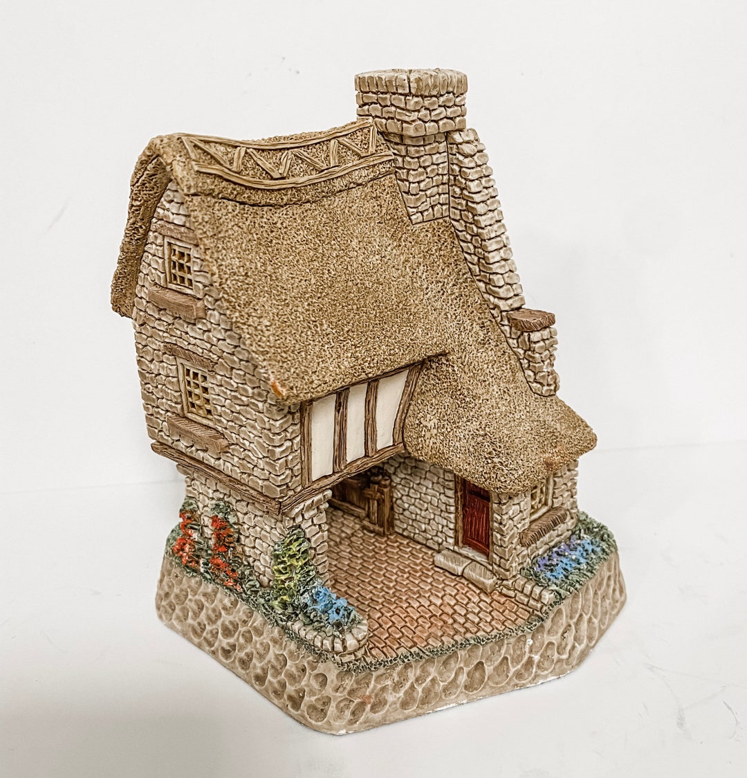 Sextons Cottage by David Winter, Made and Hand Painted in Great Britain ...