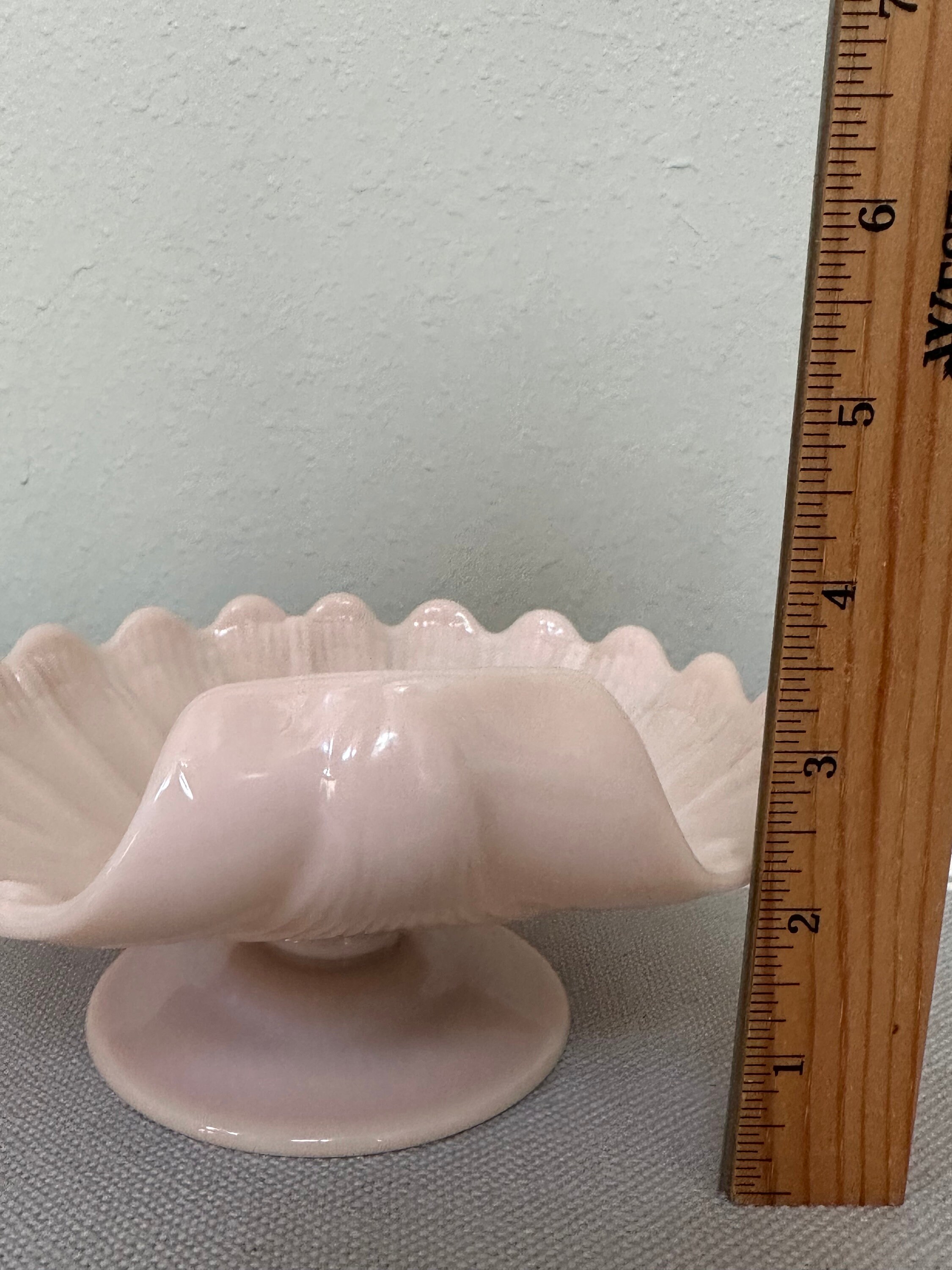 Pink Sea Shell Decor, Seashell Crown Tuscan by Cambridge, Vintage Light ...