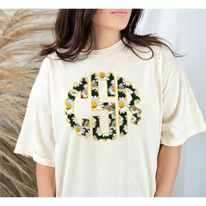 Daisy Single Custom Monogram | Personalized Floral Monogram | Cute T ...