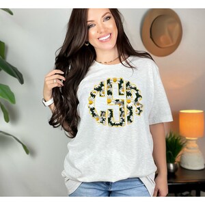 Daisy Single Custom Monogram | Personalized Floral Monogram | Cute T ...