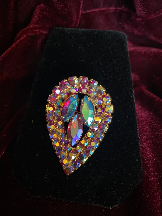 Iridescent rainbow rhinestone - Gem