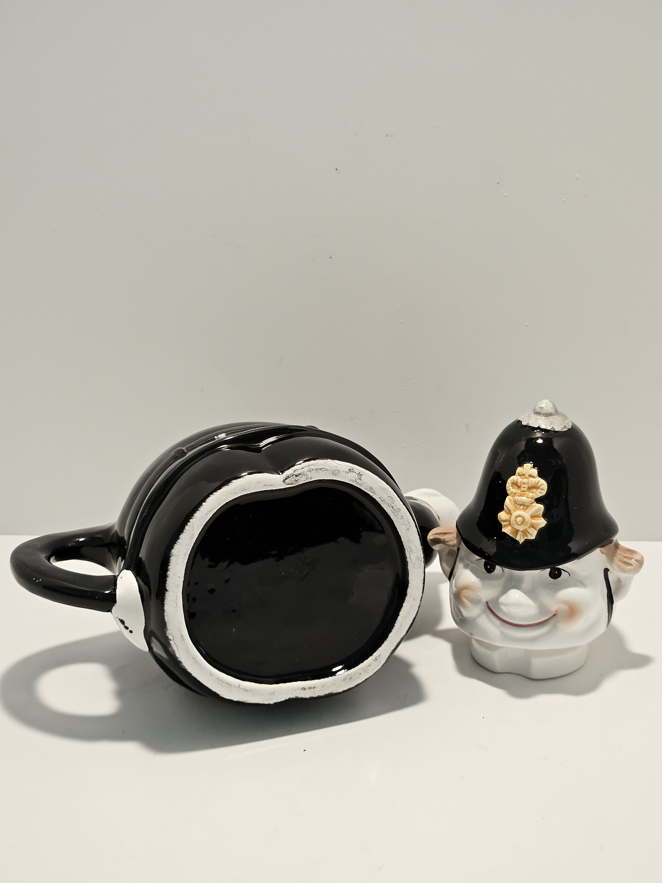 Vintage Ceramic Bobby Teapot, English Bobby, Police Officer, Cop 1970 ...
