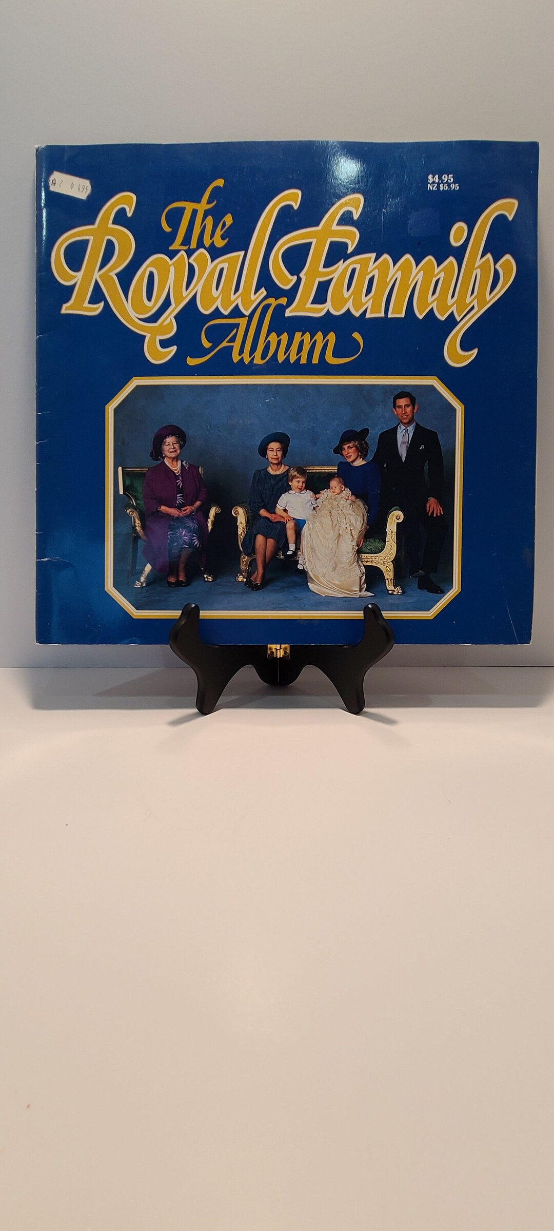 The Royal Family Album (princess Diana): A Majesty Special Publication ...