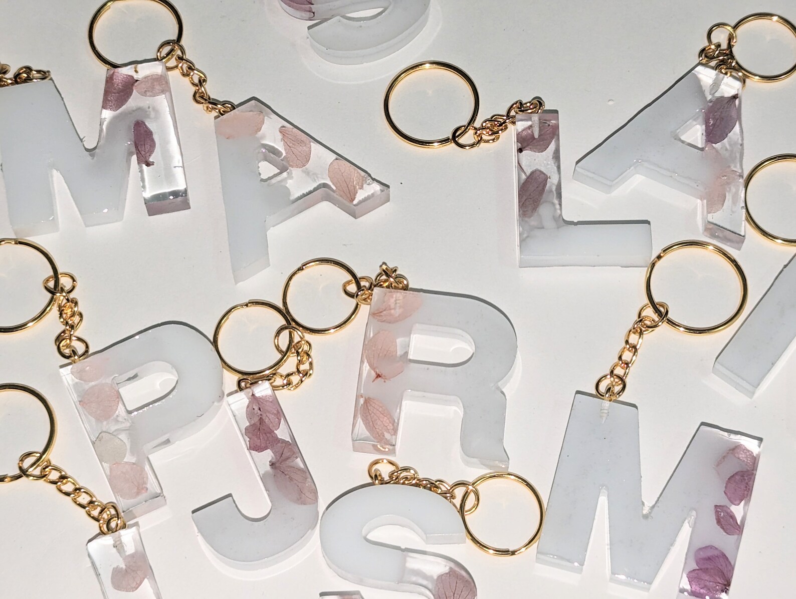 Custom Resin Initial Keychain: Dried Flower Personalized Keyring - Etsy