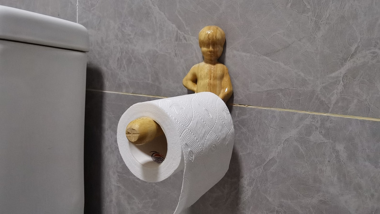 Spoof Creative Wooden Toilet Paper Holder, Fun Wall Hanging for Little ...