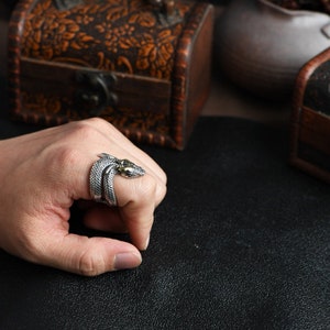 White Bronze Snake Ring, Creative Zodiac Snake Design, Men's Ring ...
