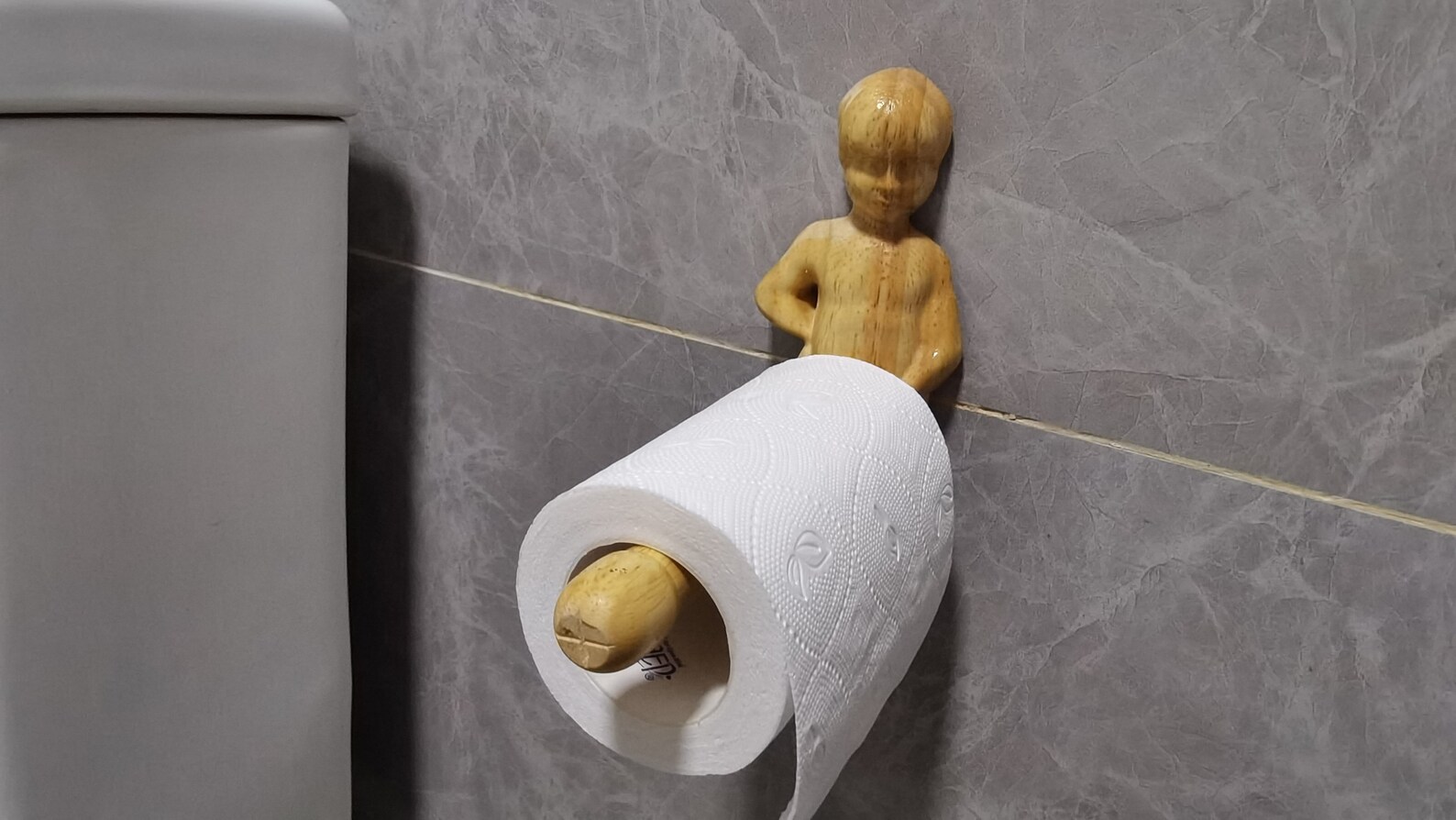 Spoof Creative Wooden Toilet Paper Holder, Fun Wall Hanging for Little ...