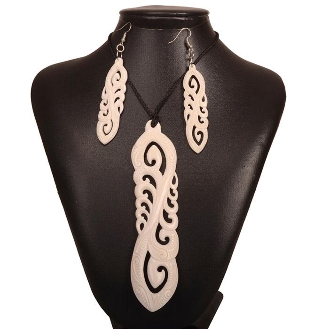 Koru Family Pendant Necklace and Earrings Set - Etsy