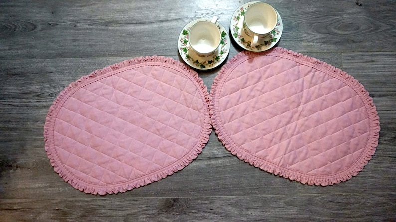 Set of 2 Vintage Quilted Oval Pink Placemats With Ruffles / - Etsy